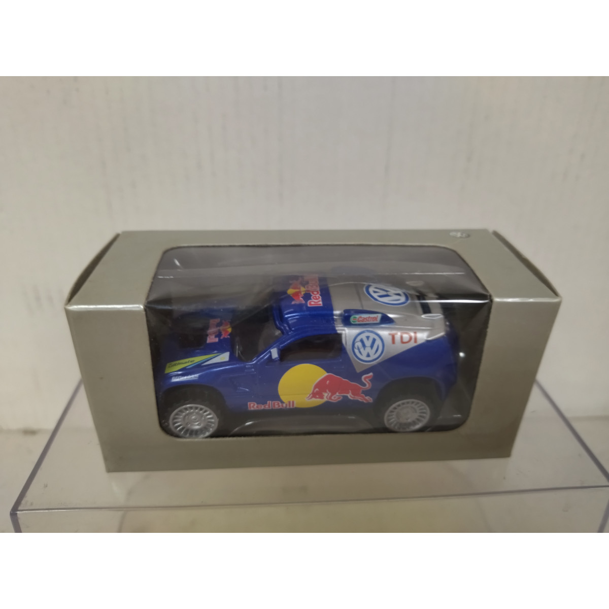 VOLKSWAGEN RACE TOUAREG 2006 RED BULL BOX DEALER apx 1:64 NOREV 3 ...