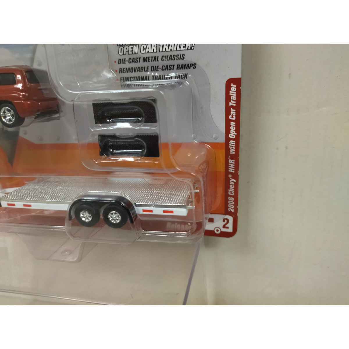 CHEVROLET HHR 2006 RED & OPEN CAR TRAILER 1:64 JOHNNY LIGHTNING - BCN ...