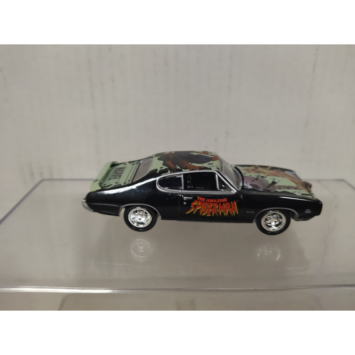 PONTIAC GTO 1969 SPIDER-MAN 1:64 JOHNNY LIGHTNING NO BOX - BCN STOCK CARS