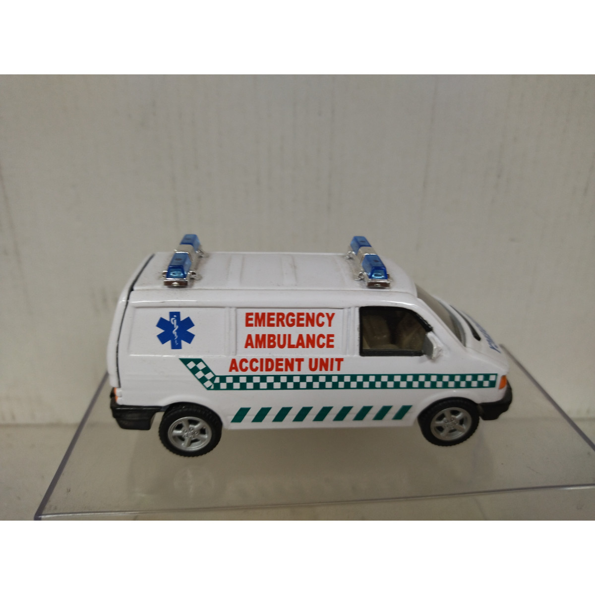 VOLKSWAGEN T4 TRANSPORTER EMERGENCY ACCIDENT UNIT 1:43 HONGWELL NO BOX ...