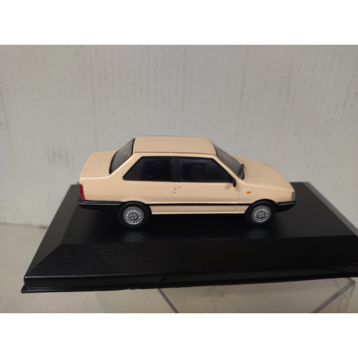 FIAT PREMIO 1987 INESQUECIVEIS BRASIL 1:43 DeAGOSTINI IXO CAJA NO ...