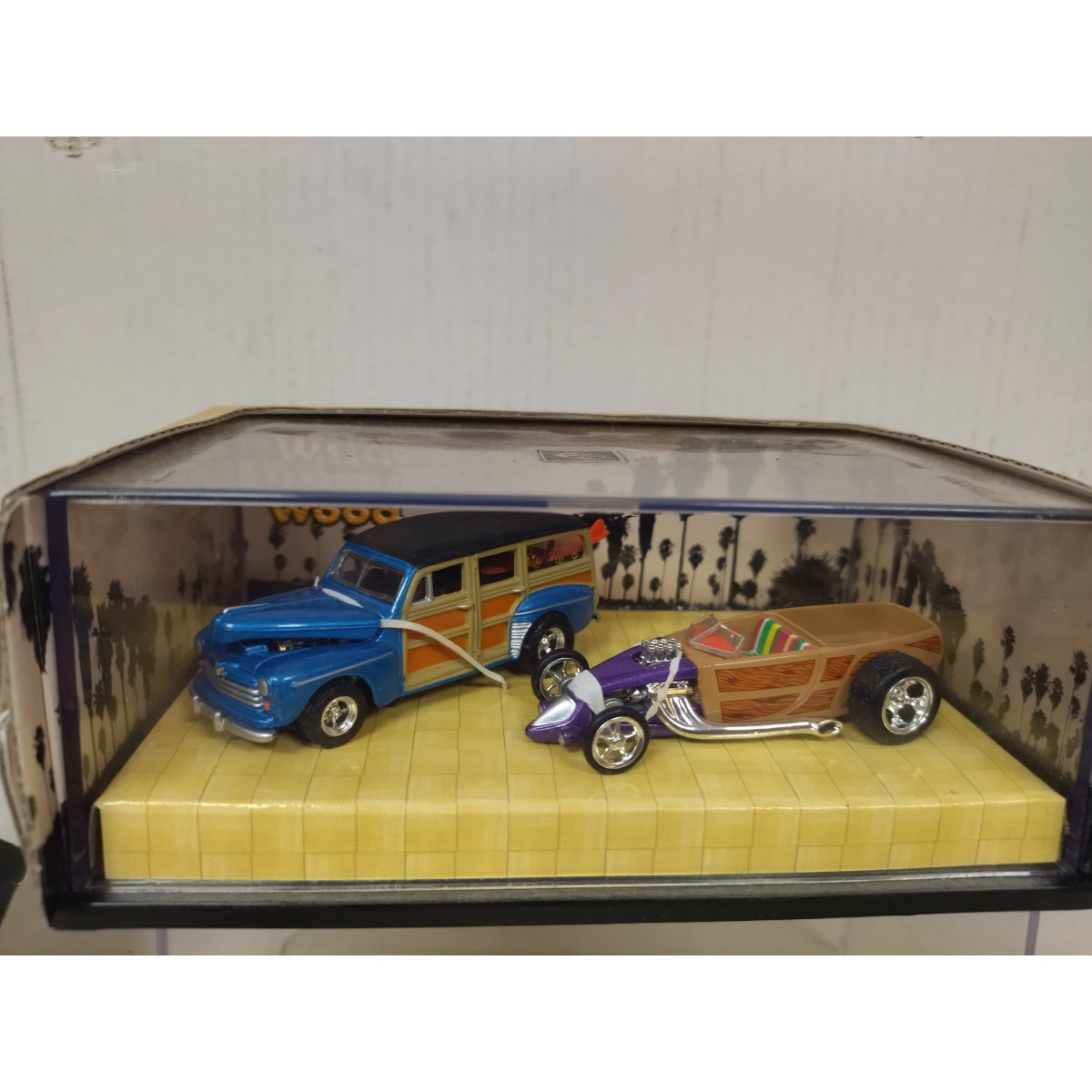 WILD WOOD 100% HOT WHEELS 1:64 HOT WHEELS - BCN STOCK CARS