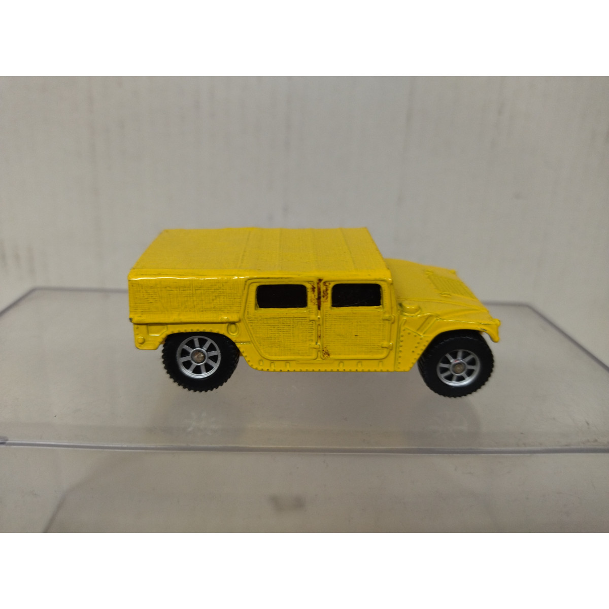 HUMMER HUMVEE YELLOW apx 1:64 MAISTO NO BOX - BCN STOCK CARS