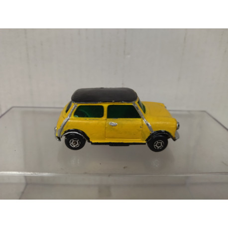 MINI MORRIS AMARILLO/NEGRO REPINTADO apx 1:64 GUISVAL VINTAGE NO BOX ...