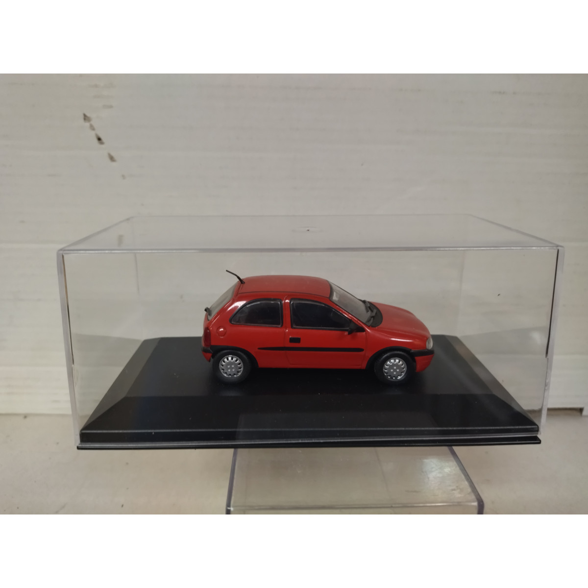 CHEVROLET CORSA 1996 (CORSA B) RED COLOMBIA 1:43 DeAGOSTINI IXO CAJA NO ...