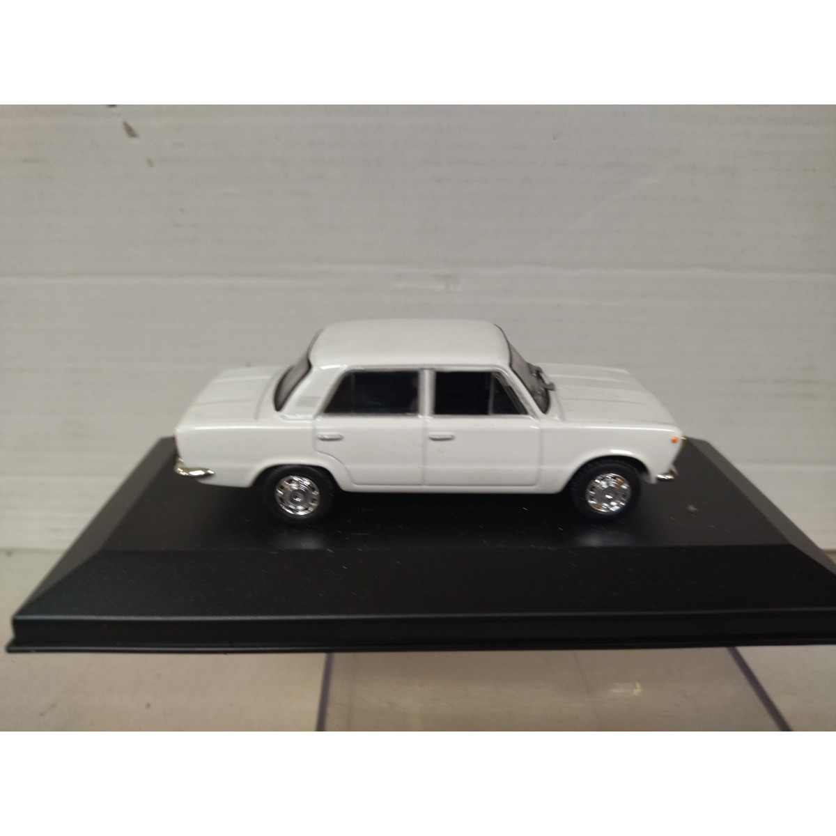 FIAT 125 P COLOMBIA 1:43 LUPA IXO CAJA NO ORIGINAL - BCN STOCK CARS