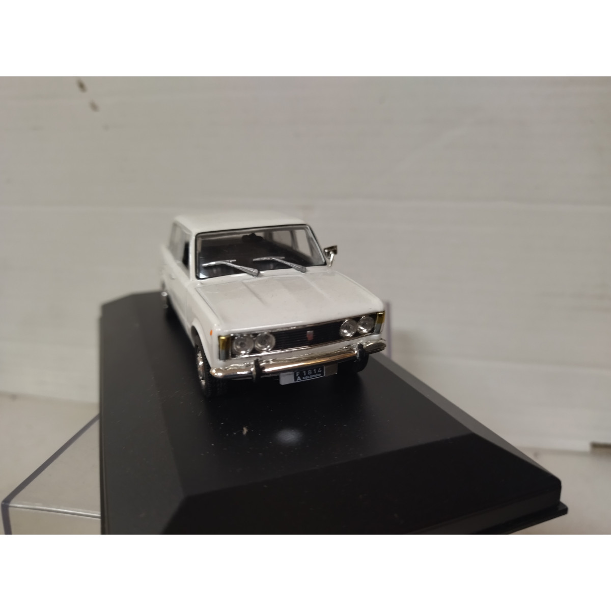 FIAT 125 P COLOMBIA 1:43 LUPA IXO CAJA NO ORIGINAL - BCN STOCK CARS