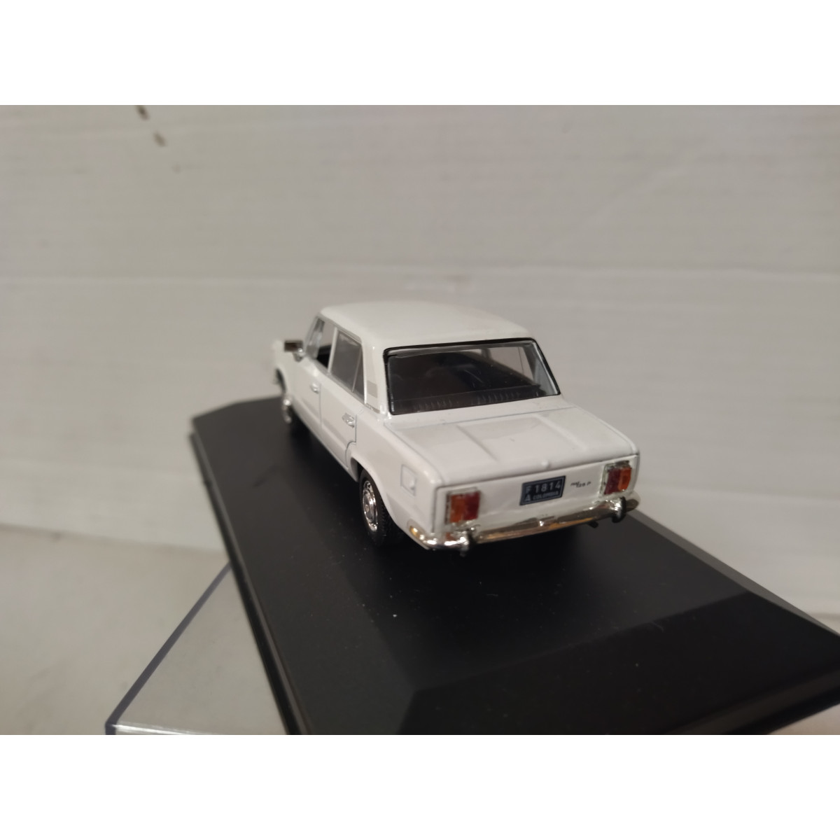 FIAT 125 P COLOMBIA 1:43 LUPA IXO CAJA NO ORIGINAL - BCN STOCK CARS