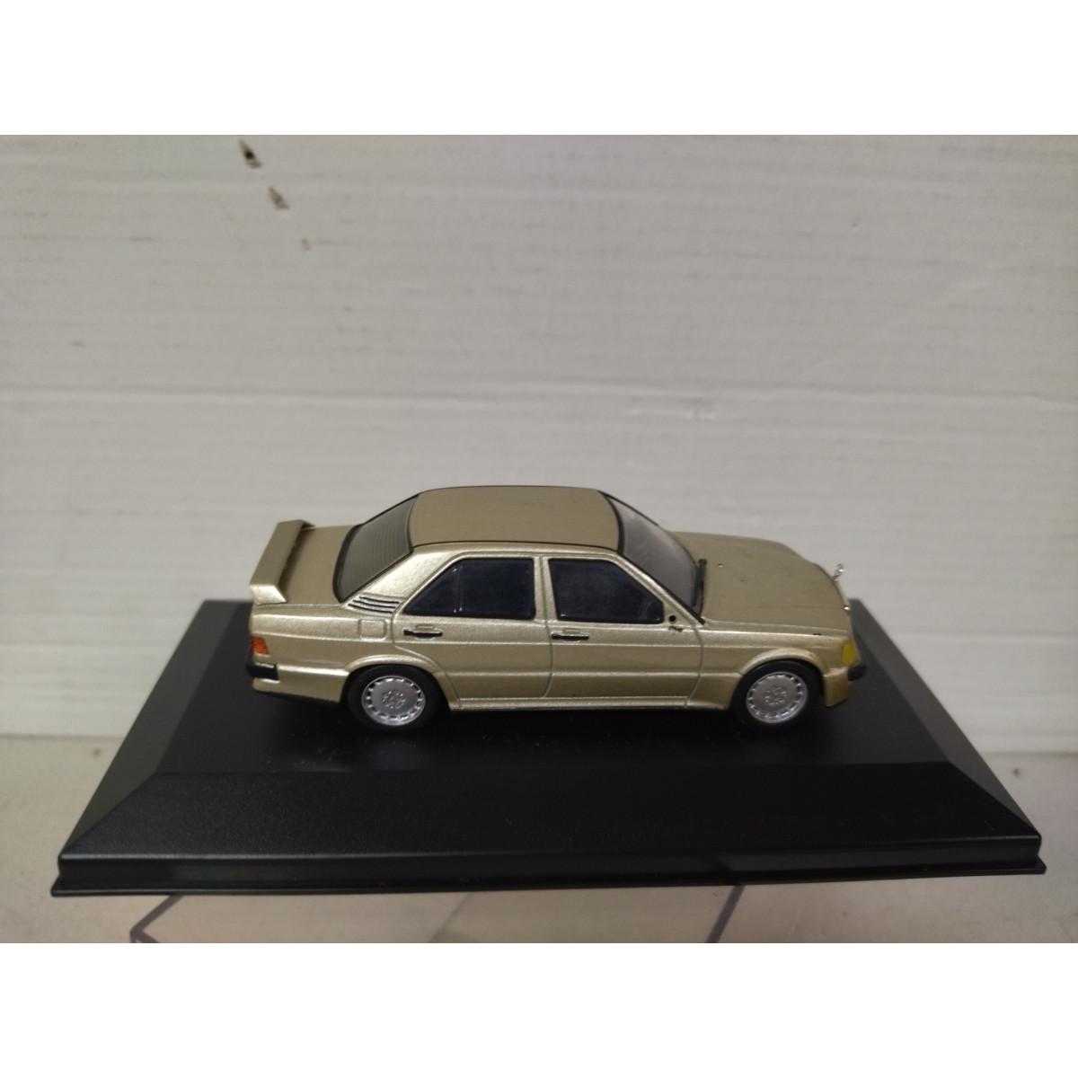MERCEDES-BENZ W201 1984 190E 2.3-16V 1:43 IXO NO ORIGINAL DEFECT/NO ...