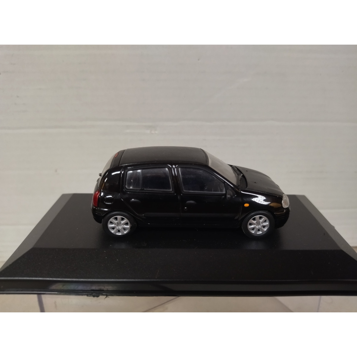 RENAULT CLIO 2000 FASE 1 5P BLACK COLOMBIA 1:43 LUPPA IXO CAJA NO ...
