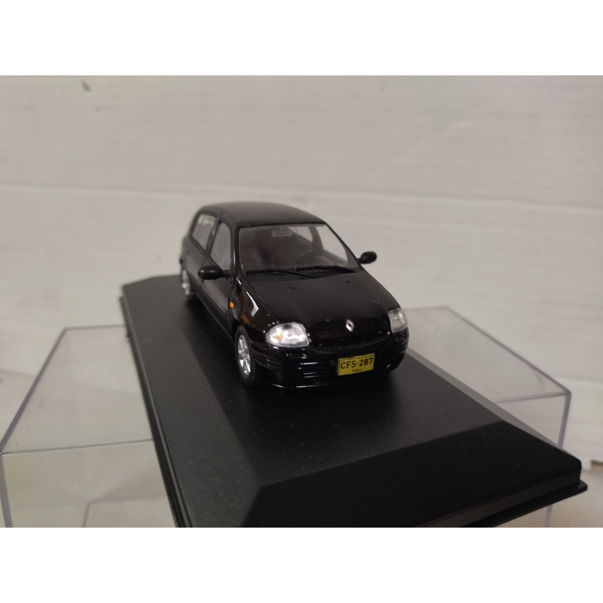 RENAULT CLIO 2000 FASE 1 5P BLACK COLOMBIA 1:43 LUPPA IXO CAJA NO ...