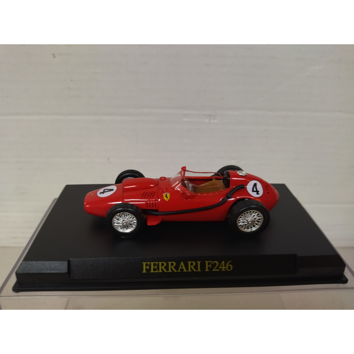 FERRARI F246 1958 FORMULA F1 (M.HAWTHORN) 1:43 SALVAT IXO HARD BOX ...
