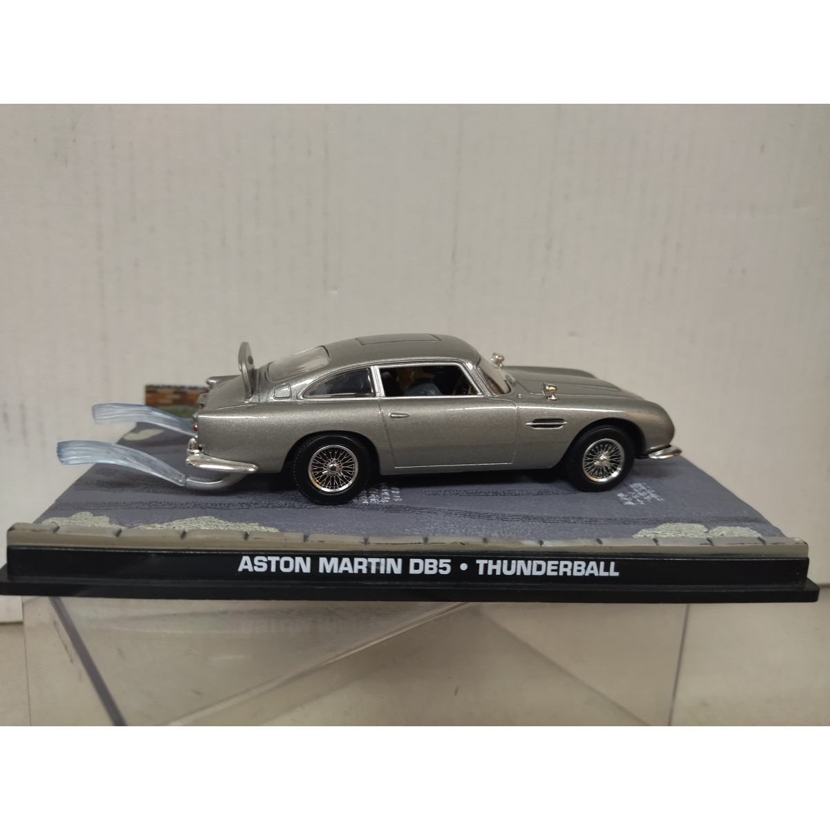 ASTON MARTIN DB5 THUNDERBALL JAMES BOND 007 1:43 IXO EAGLEMOSS URNA ...