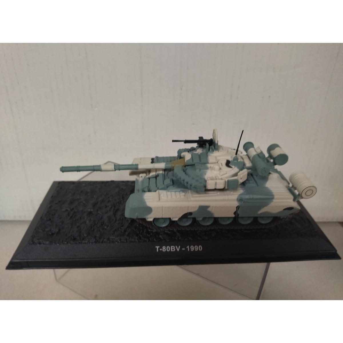 T-80 BV 1990 TANK USSR-URSS-RUSIA 1:72 ATLAS IXO - BCN STOCK CARS