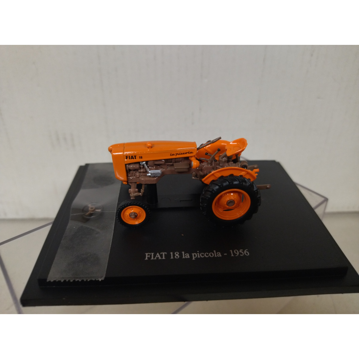 FIAT 18 LA PICCOLA 1956 TRACTOR/FARMER 1:43 UH HACHETTE DEFECTUOSO ...