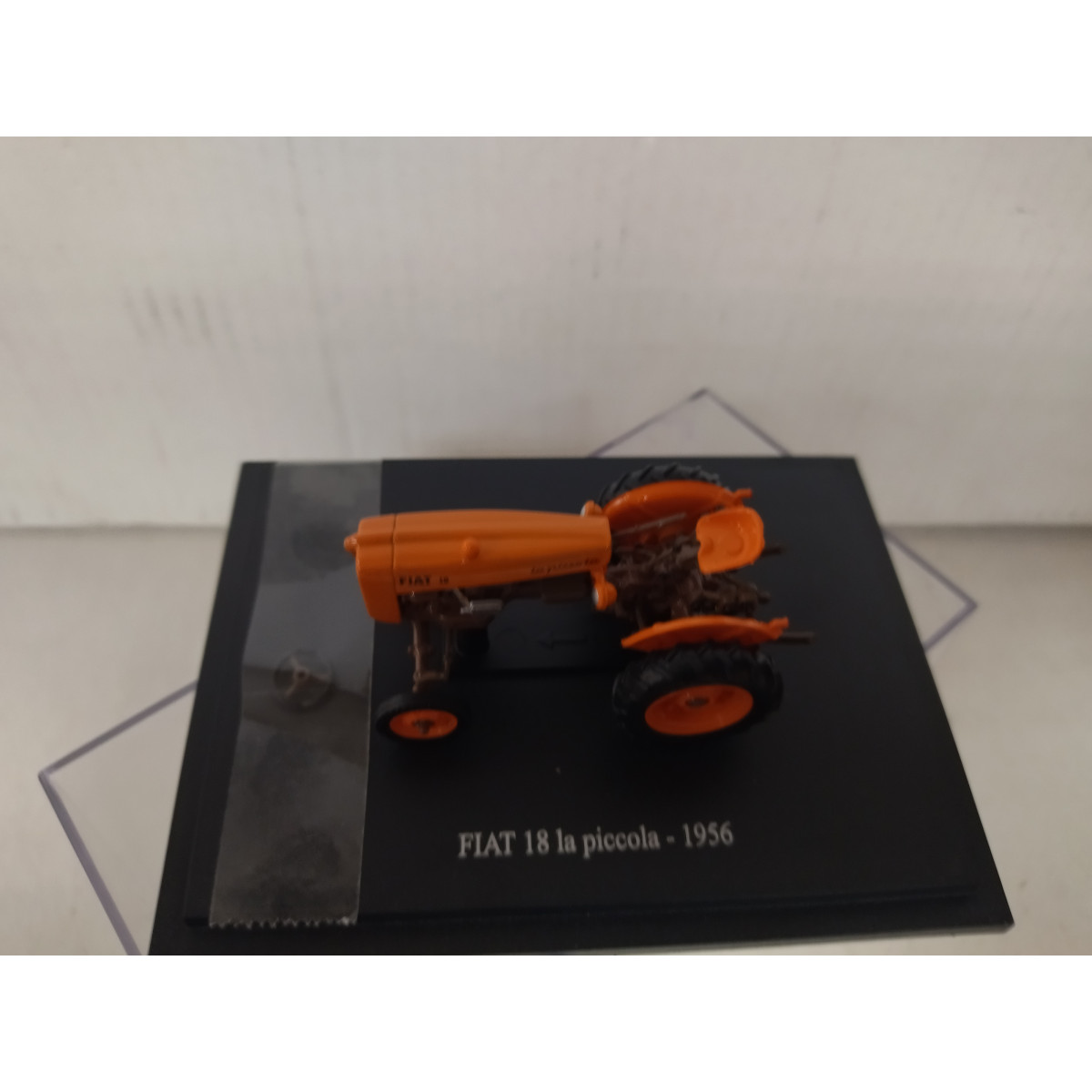 FIAT 18 LA PICCOLA 1956 TRACTOR/FARMER 1:43 UH HACHETTE DEFECTUOSO ...