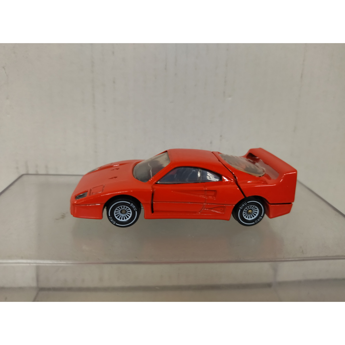 FERRARI F40 RED 1:55/apx 1:60 SIKU 1075 NO BOX - BCN STOCK CARS