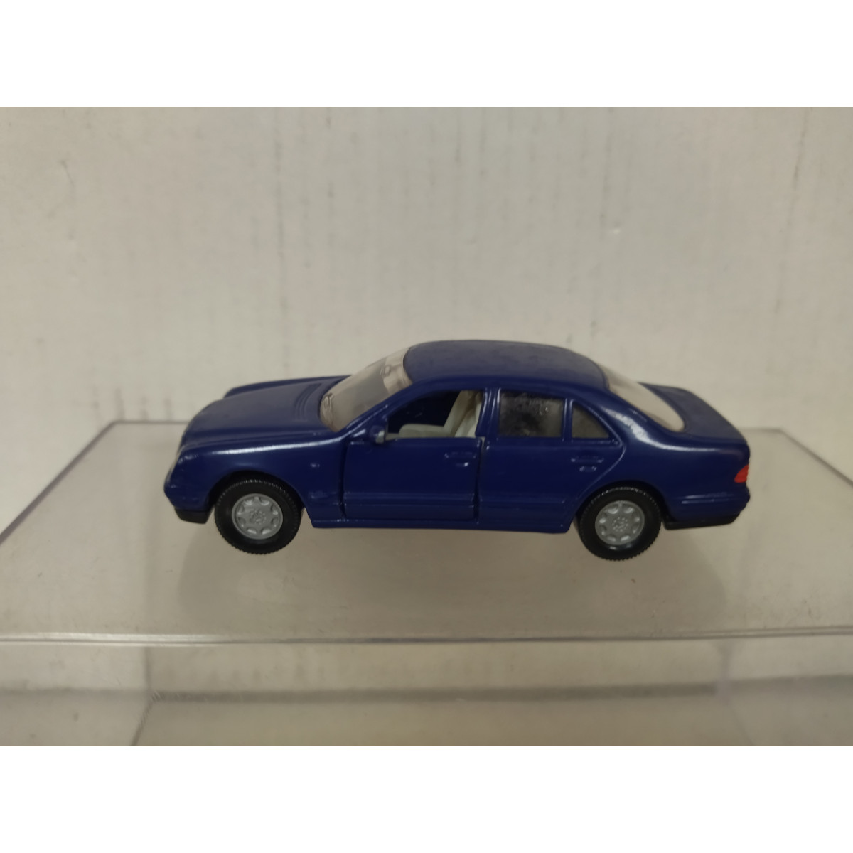 MERCEDES-BENZ W210 E230 BLUE 1:55/apx 1:64 SIKU 1048 NO BOX - BCN STOCK CARS