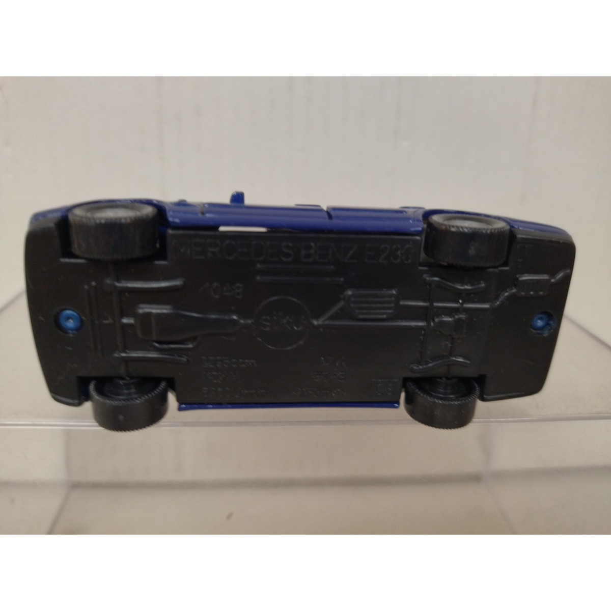 MERCEDES-BENZ W210 E230 BLUE 1:55/apx 1:64 SIKU 1048 NO BOX - BCN STOCK CARS