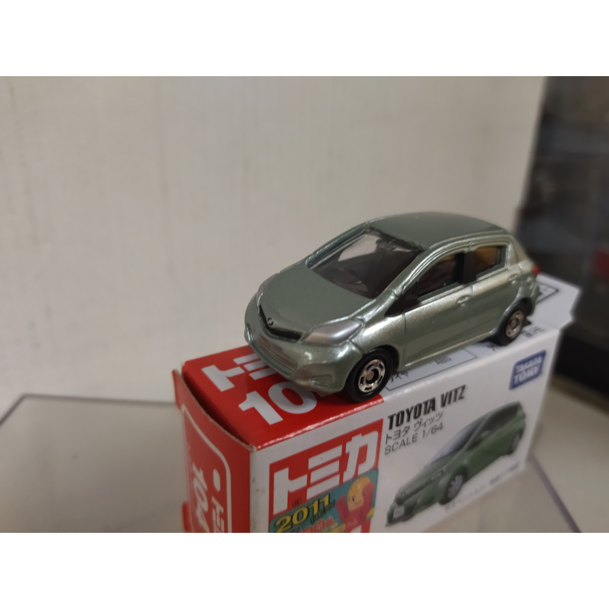 TOYOTA VITZ GREEN (2-GEN YARIS) 1:64/apx 1:64 TOMICA 104 - BCN STOCK CARS