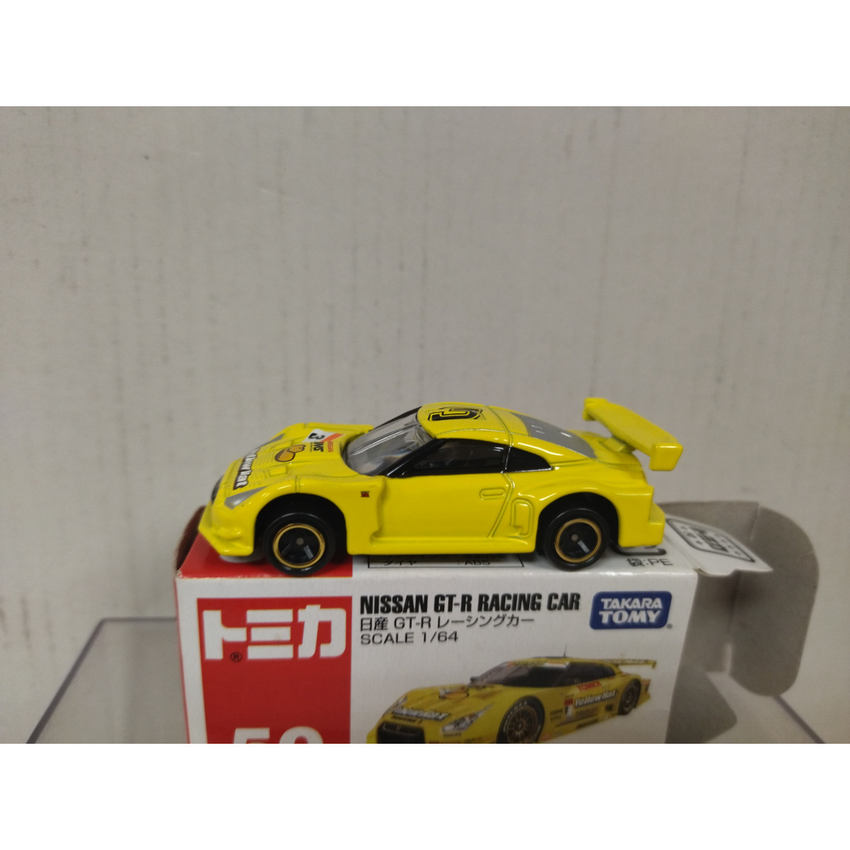 NISSAN GT-R RACING CAR YELLOW 1:64 TOMICA 50 - BCN STOCK CARS