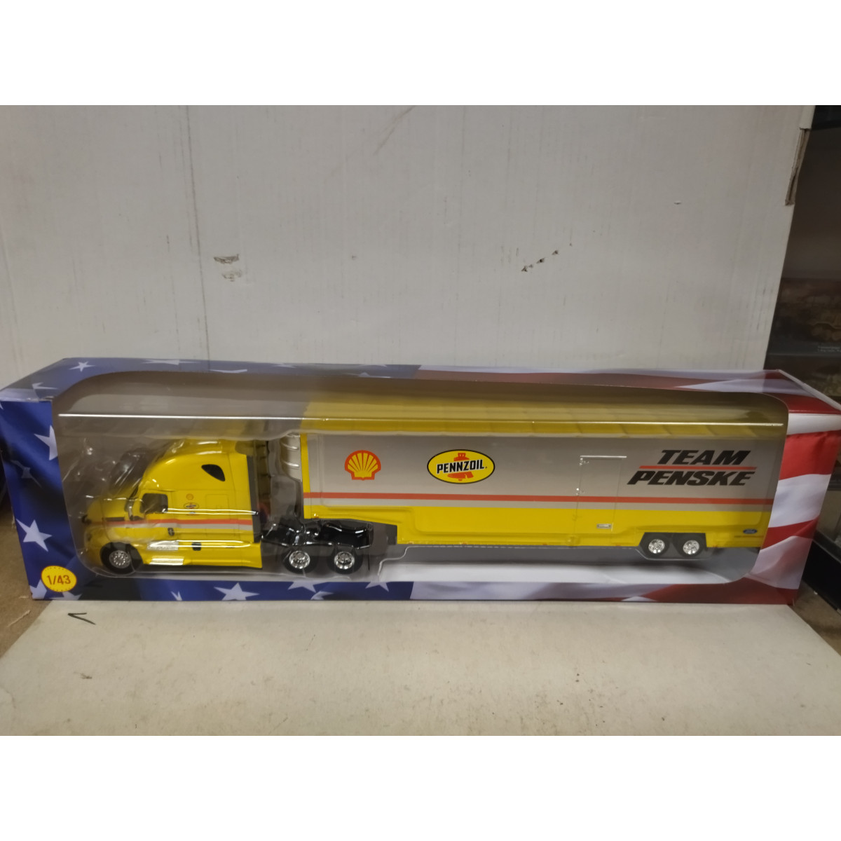 FREIGHTLINER CASCADIA 2020 TEAM PENSKE NASCAR AMERICAN TRUCK 1:43 ...