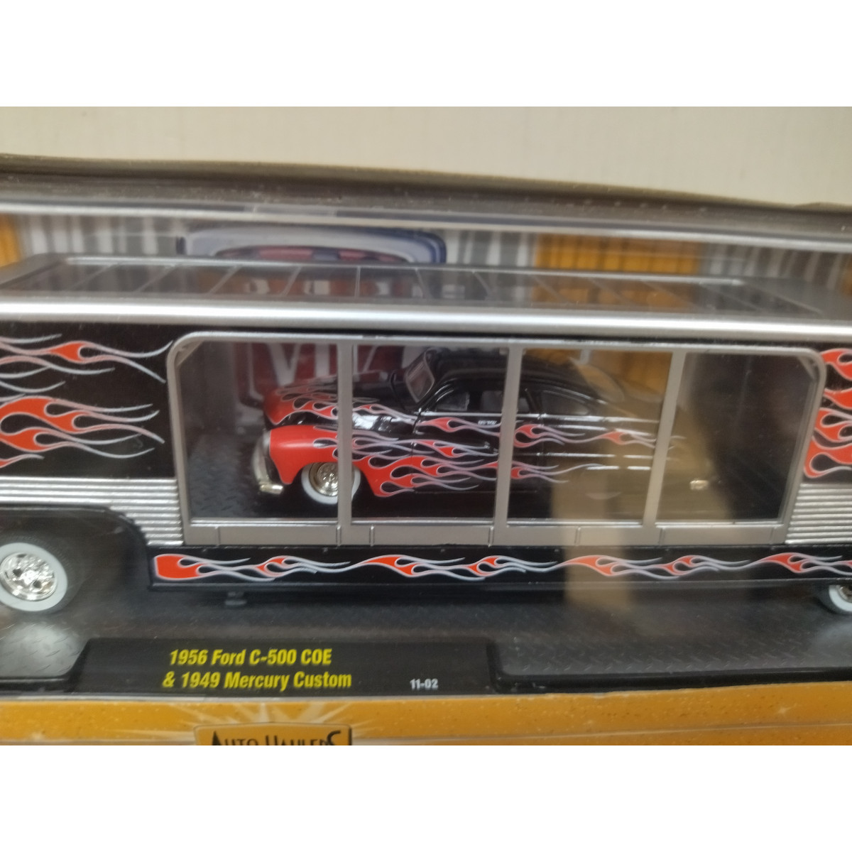 FORD C-500 COE 1956 + MERCURY 1949 CUSTOM BLACK/RED FLAMES 1:64 M2 ...