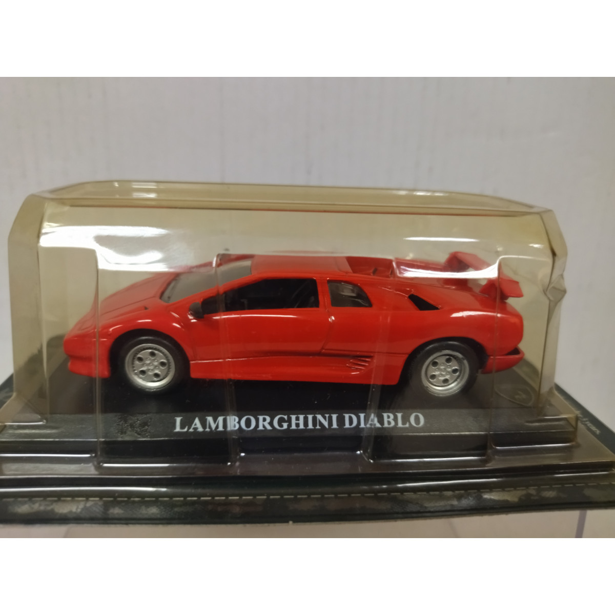 LAMBORGHINI DIABLO RED 1:43 DelPRADO - BCN STOCK CARS