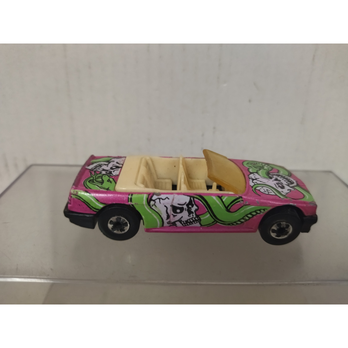 BMW E30 323 CABRIOLET TATTOO MACHINES SKULL 1:64 HOT WHEELS NO BOX ...