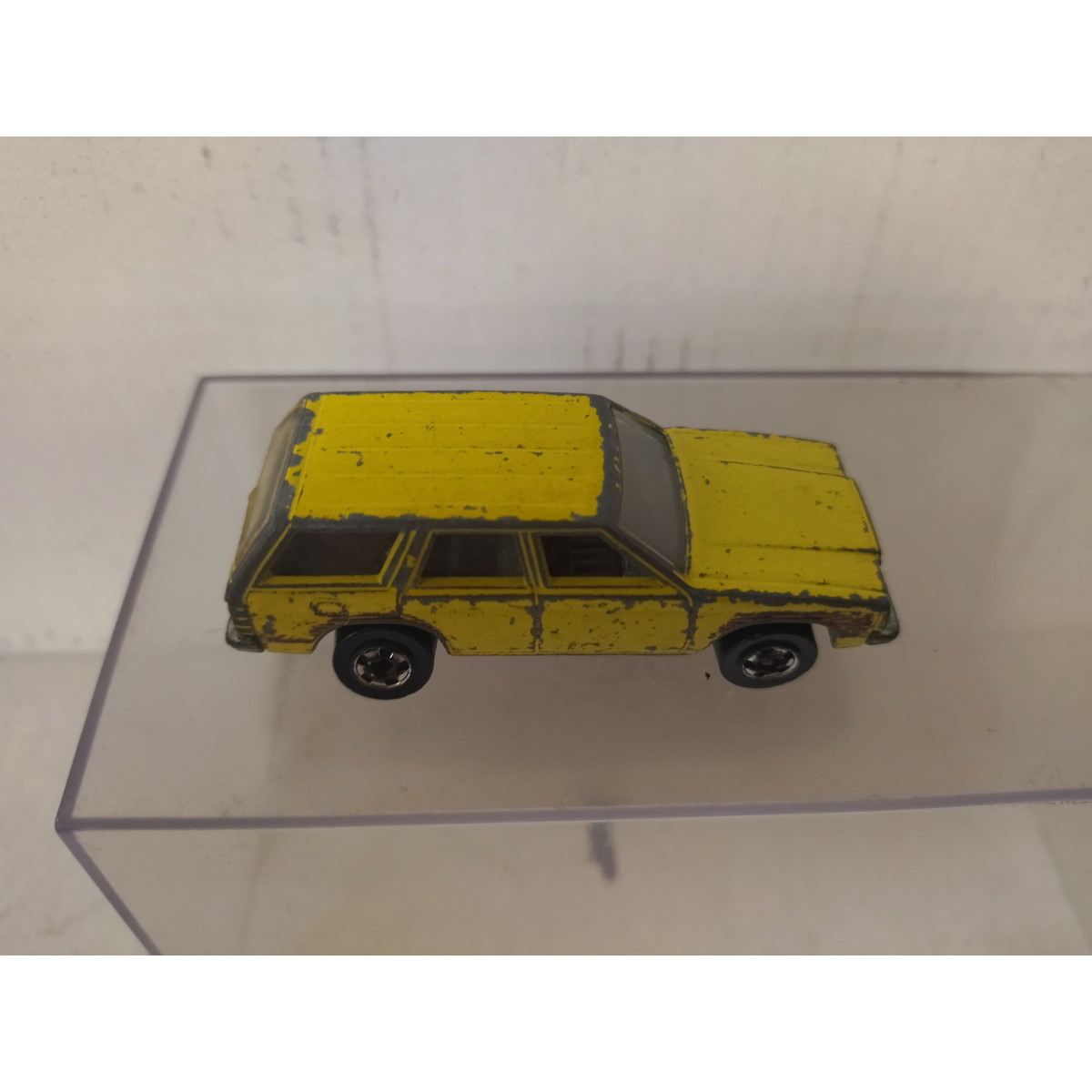 DODGE ARIES WAGON YELLOW 1:64 HOT WHEELS HONG KONG NO BOX - BCN STOCK CARS