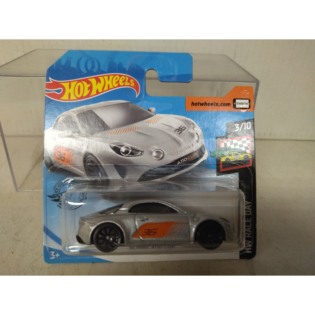 ALPINE A110 CUP SILVER 3/10 RACE DAY 1:64 HOT WHEELS - BCN STOCK CARS