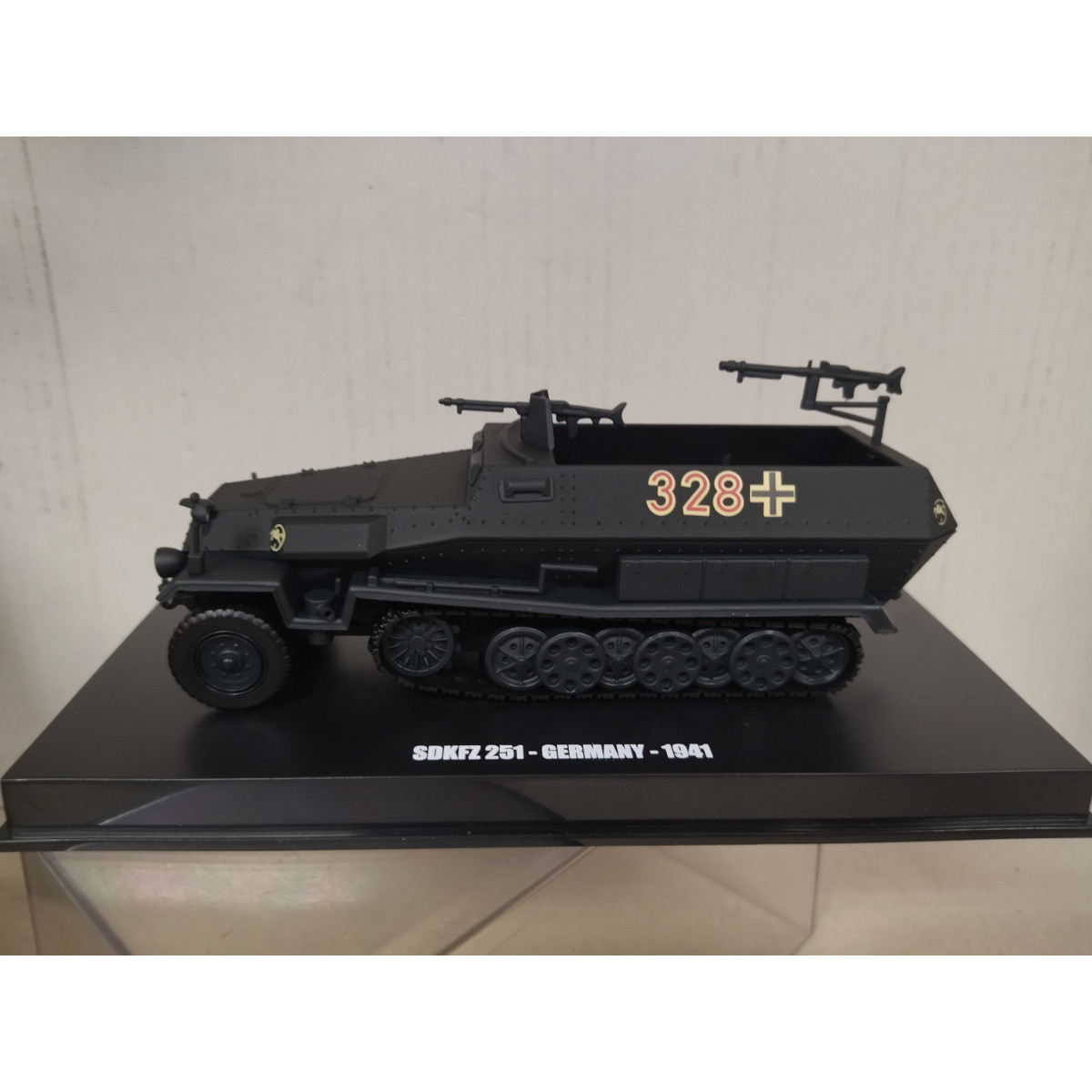 Sd.Kfz.251 GREY n328 1941 GERMANY WW 2 1:43 DICKIE-SCHUCO - BCN STOCK CARS