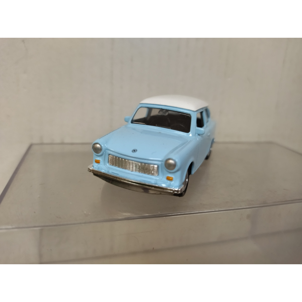 TRABANT BLUE/WHITE 1:60/apx 1:64 WELLY BOX GREEN/GREY - BCN STOCK CARS