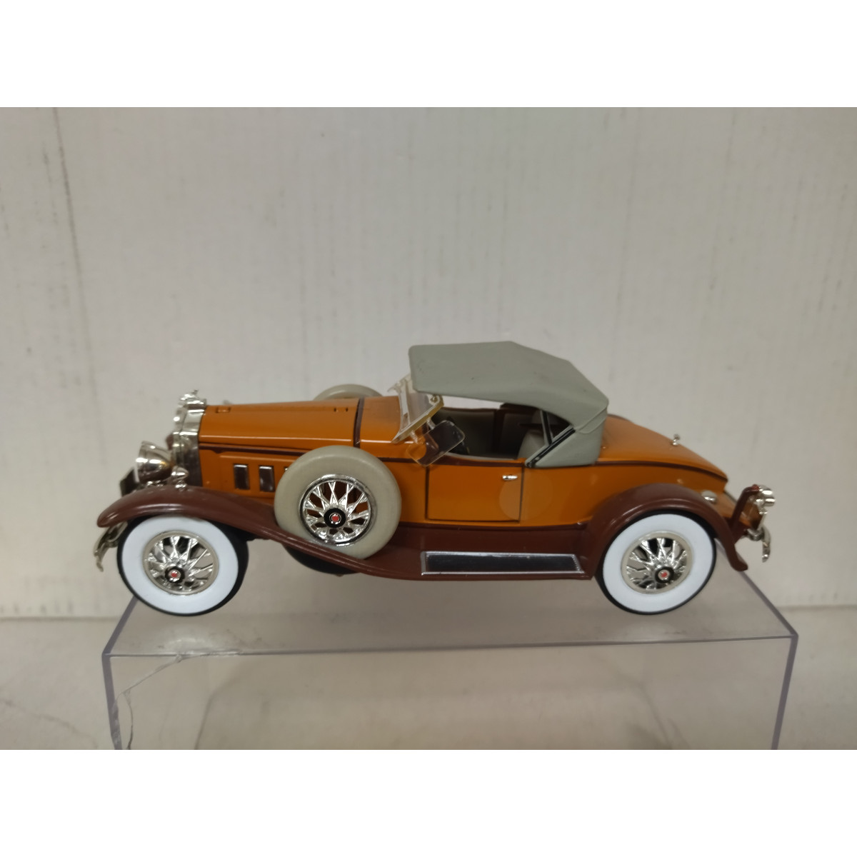 PACKARD BOATTAIL 1930 COUPE ROADSTER 1:32 ROAD SIGNATURE DEFECT/NO BOX ...