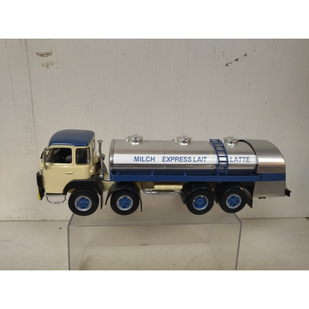 SAURER BERNA D330 MILK EXPRESS CAMION/TRUCK 1:43 ALTAYA IXO - BCN STOCK ...