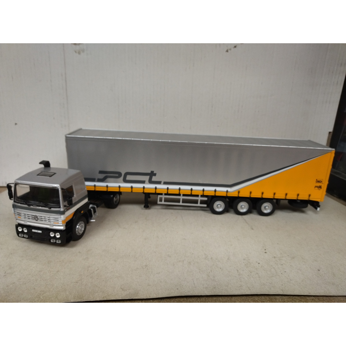 RENAULT G430 PCT TRUCK TRAILER 1:43 ALTAYA IXO - BCN STOCK CARS