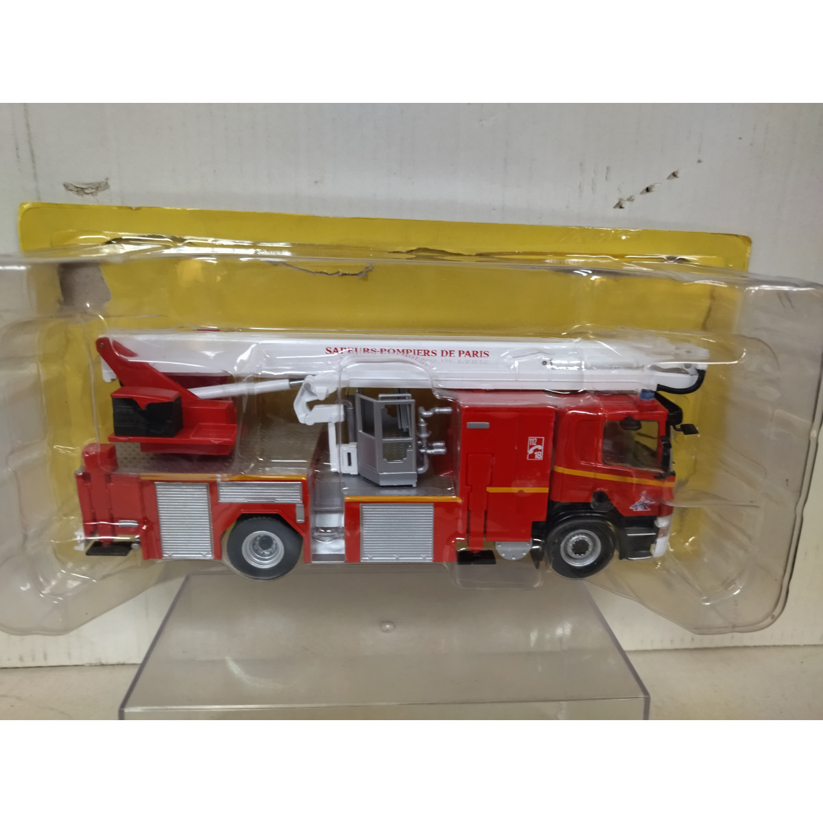 SCANIA P320 BRAS 32m PARIS FIRE/POMPIERS/BOMBEROS 1:43 SALVAT IXO OPEN ...