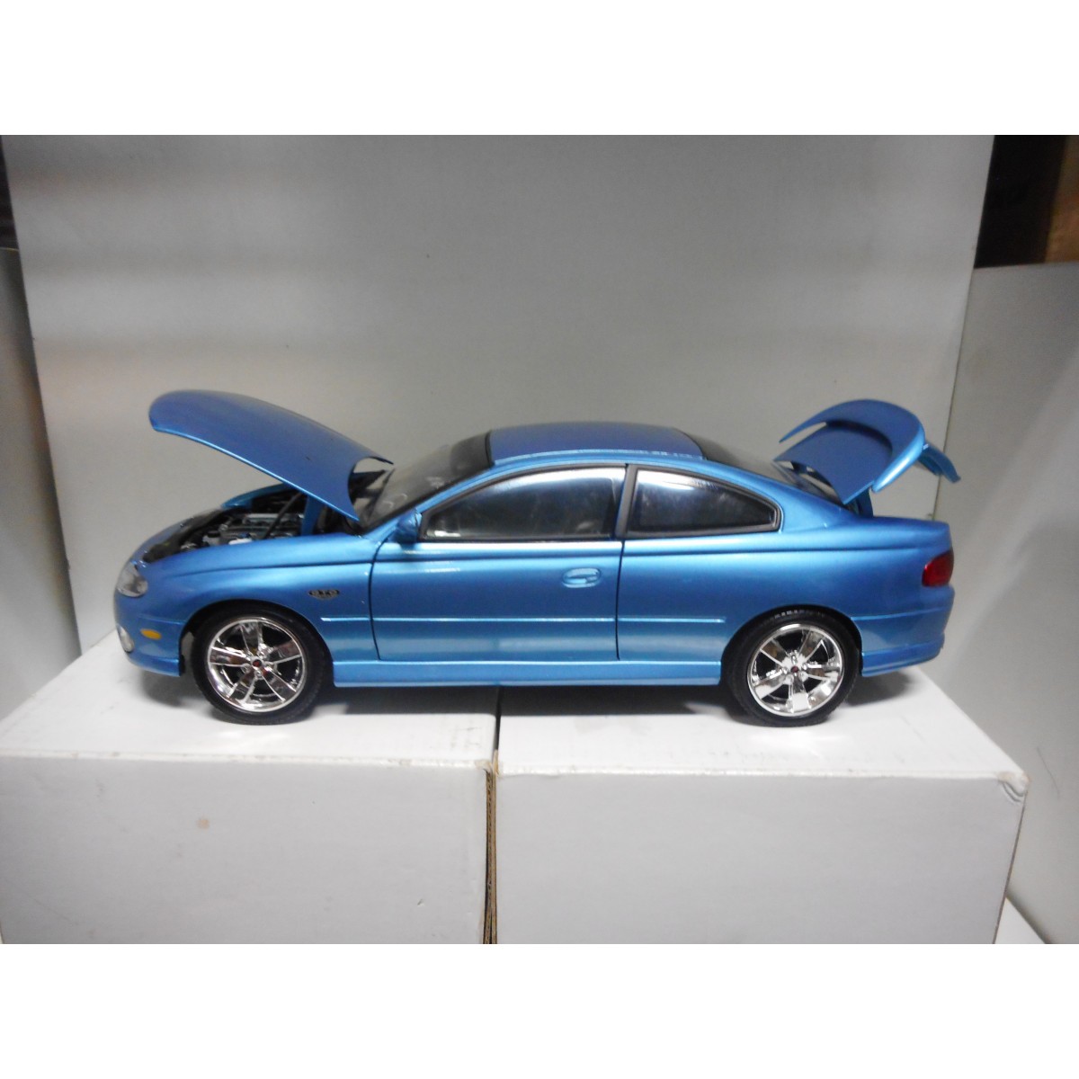 PONTIAC GTO 2004 BLUE AUTO WORLD 1:18 - BCN STOCK CARS