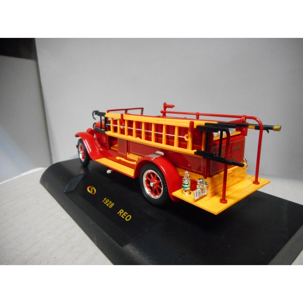 REO 1928 SIGNATURE MODELS 1:32 - BCN STOCK CARS