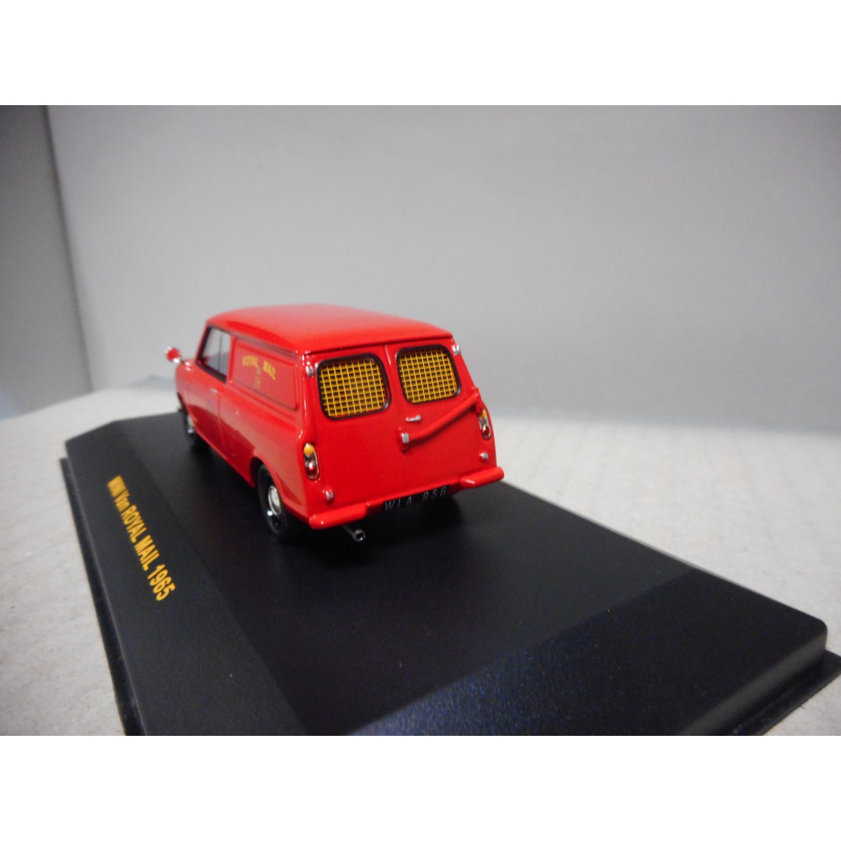 MINI VAN 1965 ROYAL MAIL IXO CLC108 1:43 - BCN STOCK CARS