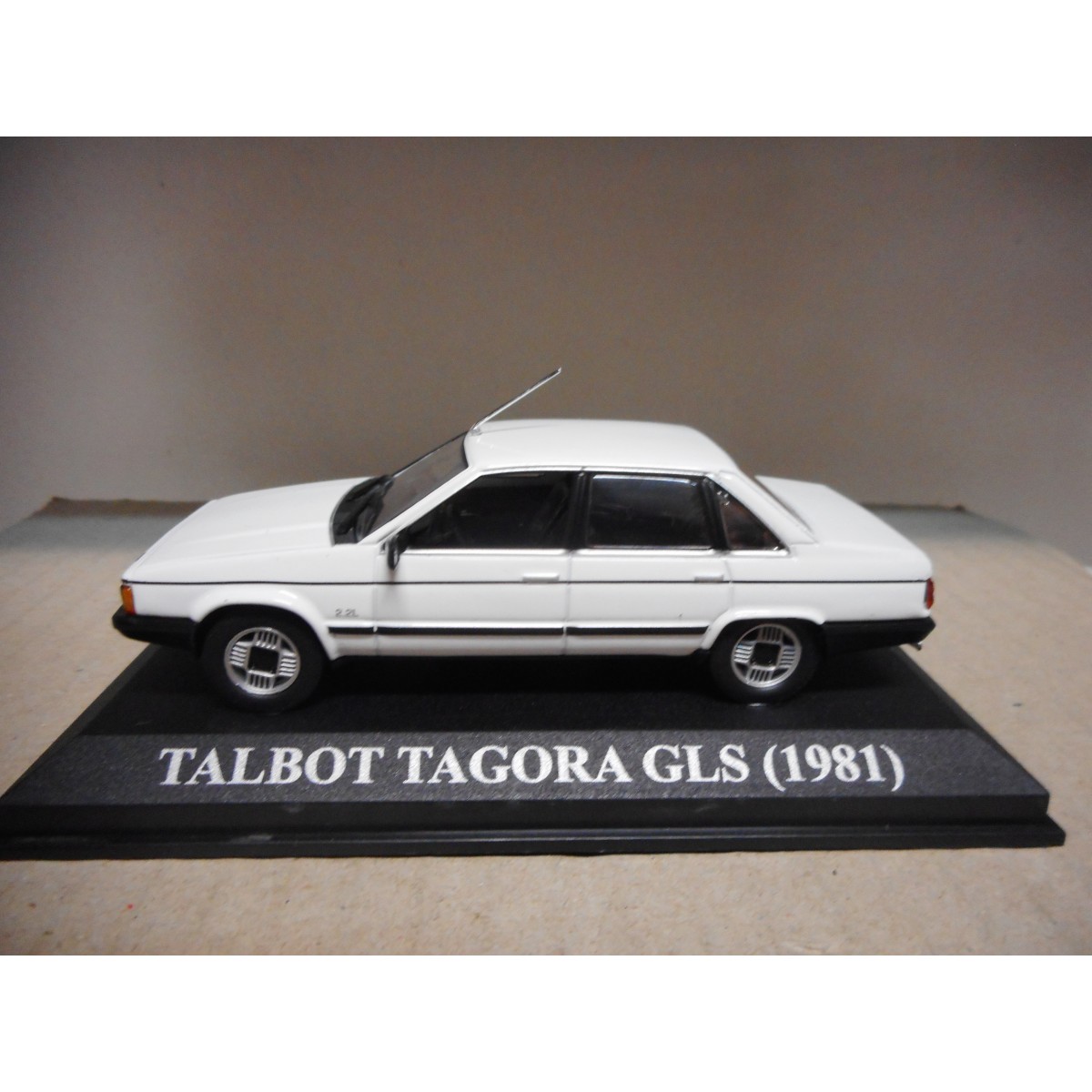 TALBOT TAGORA GLS 1981 PLACA PORTUGAL ALTAYA IXO 1:43 - BCN STOCK CARS
