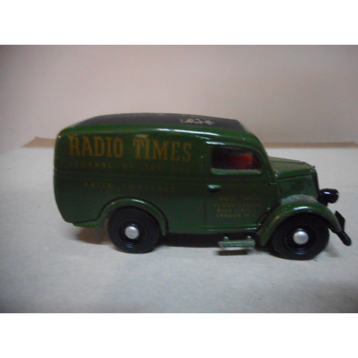 FORD E83W 10 CWT VAN RADIO TIMES 1:43 MATCHBOX DINKY - BCN STOCK CARS