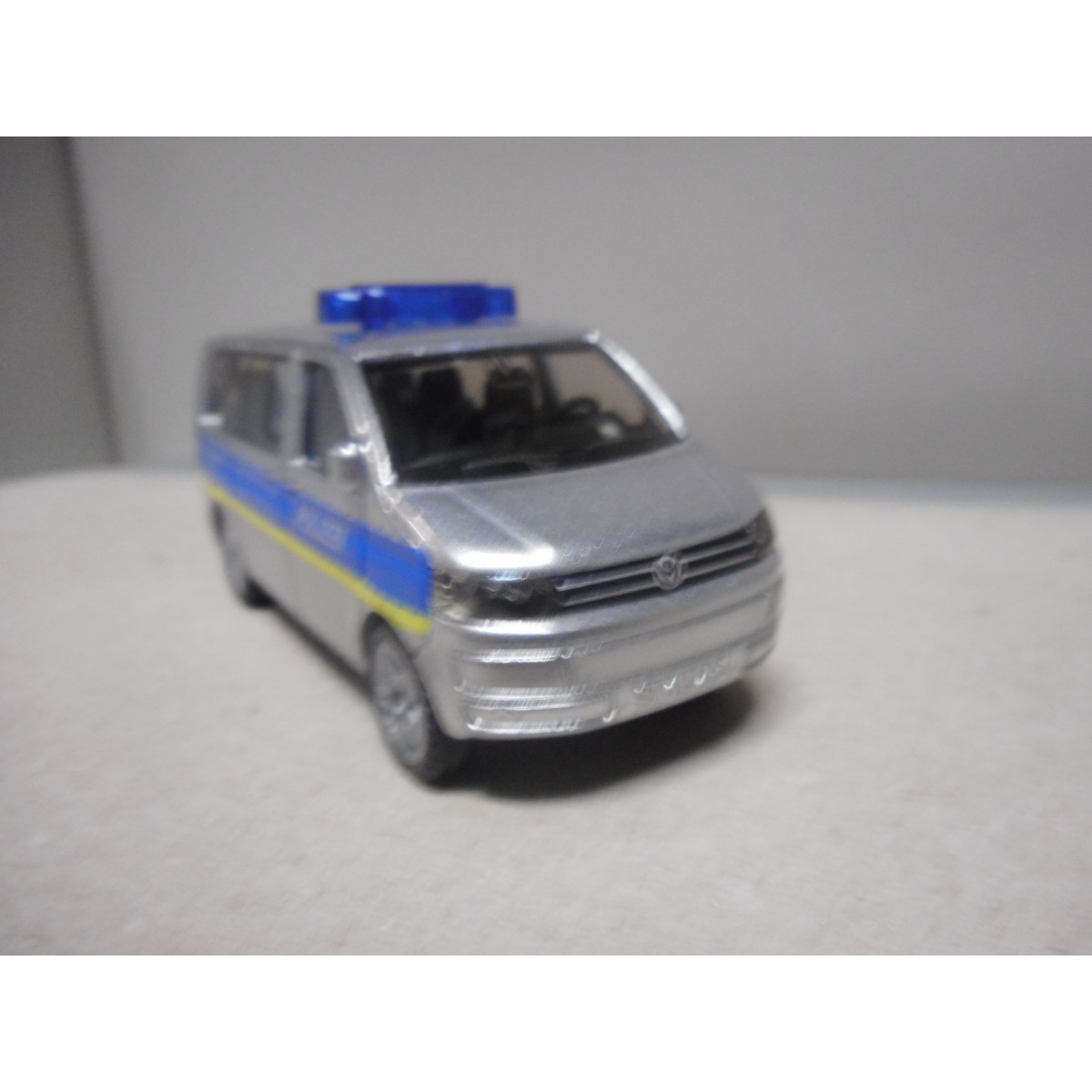 VOLKSWAGEN T5 TRANSPORTER POLIZEI/POLICE 1:55 SIKU 1350 - BCN STOCK CARS