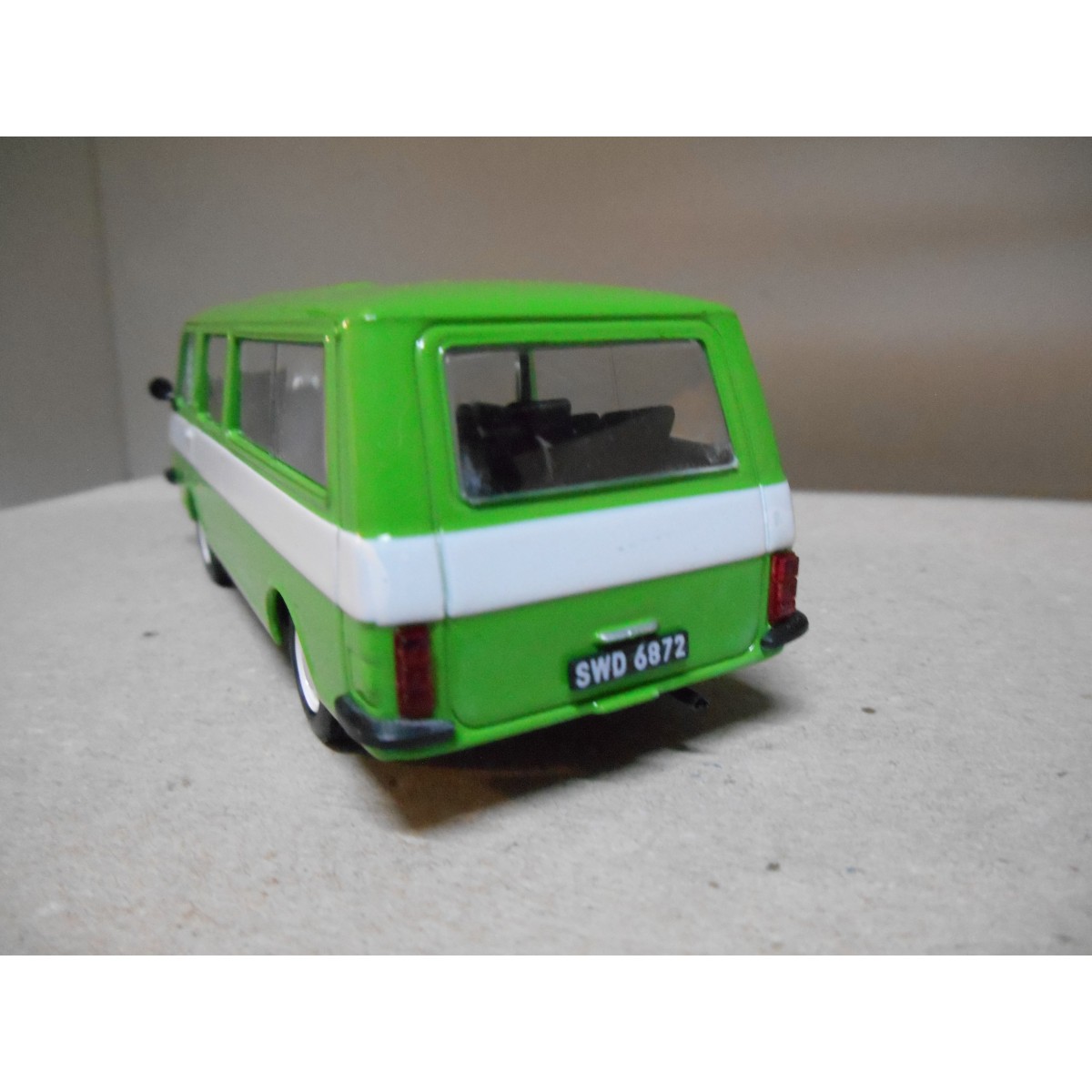 RAF-2203 LATVIA 1:43 DeAGOSTINI IXO USADO/EX PRIVADO - BCN STOCK CARS