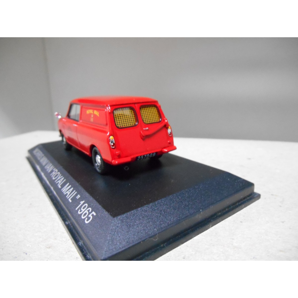 MORRIS MINI VAN ROYAL MAIL 1965 1:43 ALTAYA IXO USADO/EX PRIVADO - BCN ...