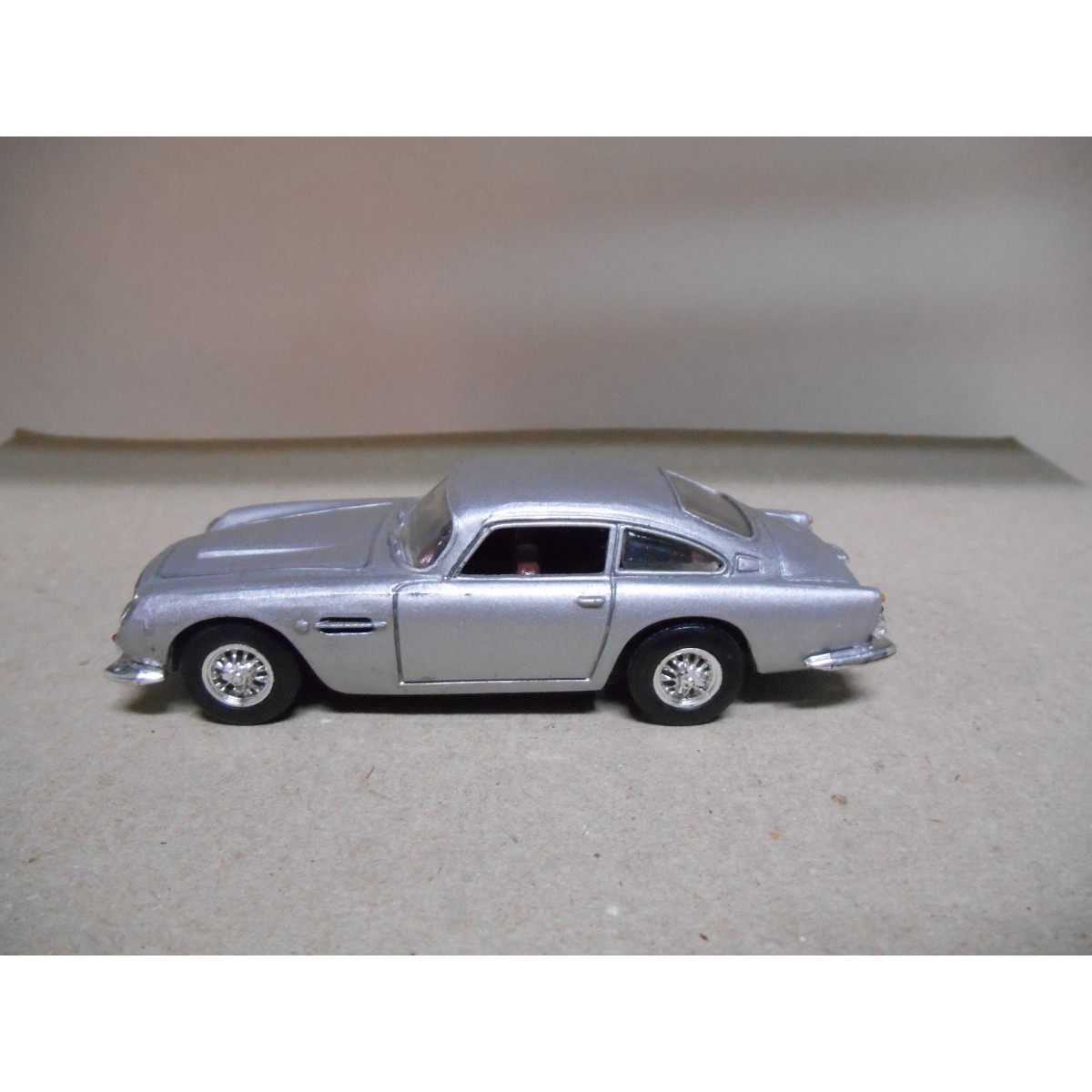 ASTON MARTIN DB5 SILVER 1950 (JAMES BOND 007) 1:43 DelPRADO USADO/EX ...