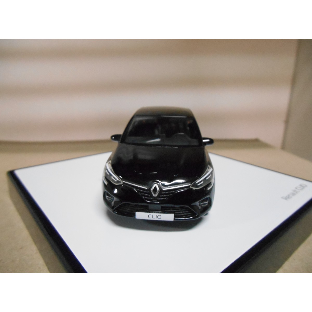 RENAULT CLIO 5 2019 NOIR 1:43 RENAULT DEALER - BCN STOCK CARS