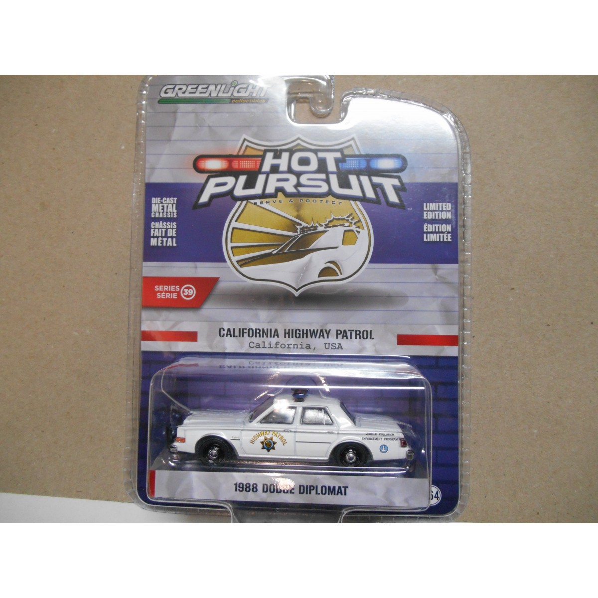 US POLICE DODGE DIPLOMAT 1988 CALIFORNIA 1:64 GREENLIGHT - BCN STOCK CARS