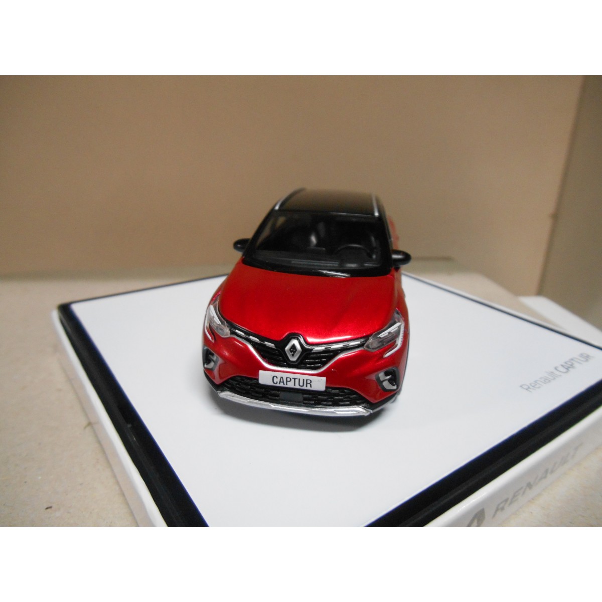 RENAULT CAPTUR ROUGE TOIT NOIR 2020 1:43 RENAULT DEALER NOREV - BCN ...