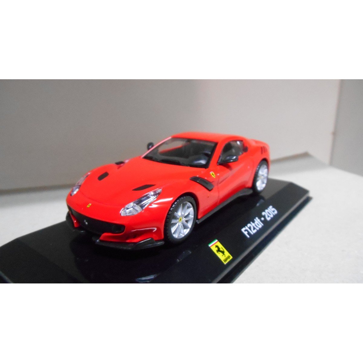 FERRARI F12 tdf 2015 RED 1:43 SUPERCARS SALVAT IXO - BCN STOCK CARS